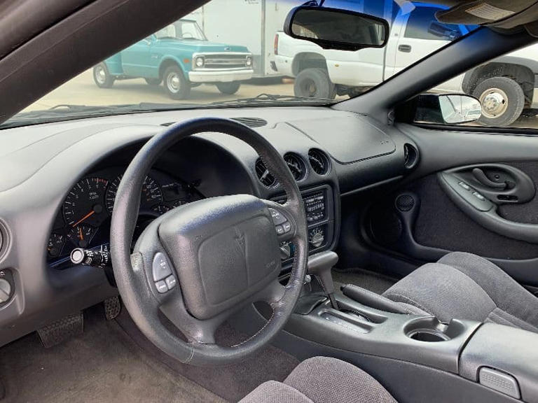 Low-mileage 1999 Pontiac Firebird coupe highlights late-era performance ...