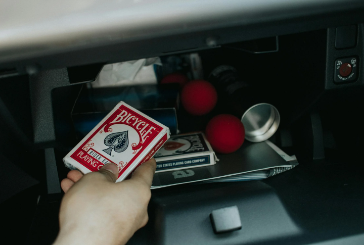 10 glovebox staples that quietly disappeared from American cars