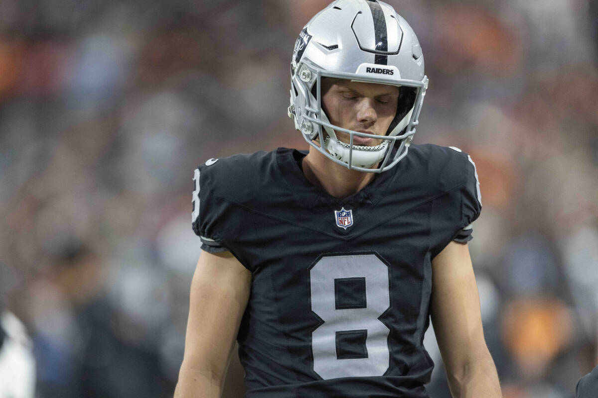 Grading the Raiders’ puzzling signing of kicker Matt Gay