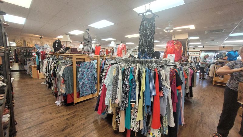 This Arizona thrift spot runs like a two-building treasure hunt, and ...