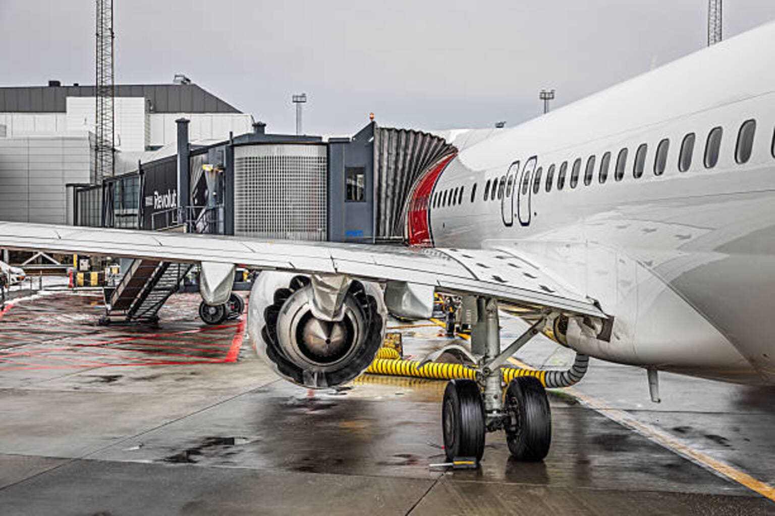 Boeing flags 737 Max wiring issue, says delivery target still intact