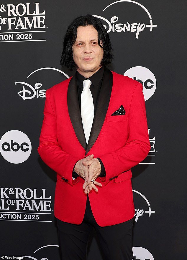 Jack White walks back his comments about how Taylor Swift's songs aren ...