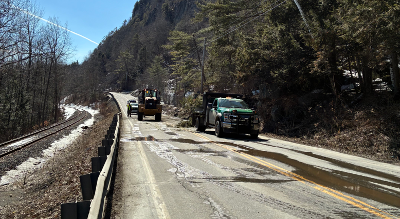 Section of US Route 5 in Fairlee closed following rockslide, officials say