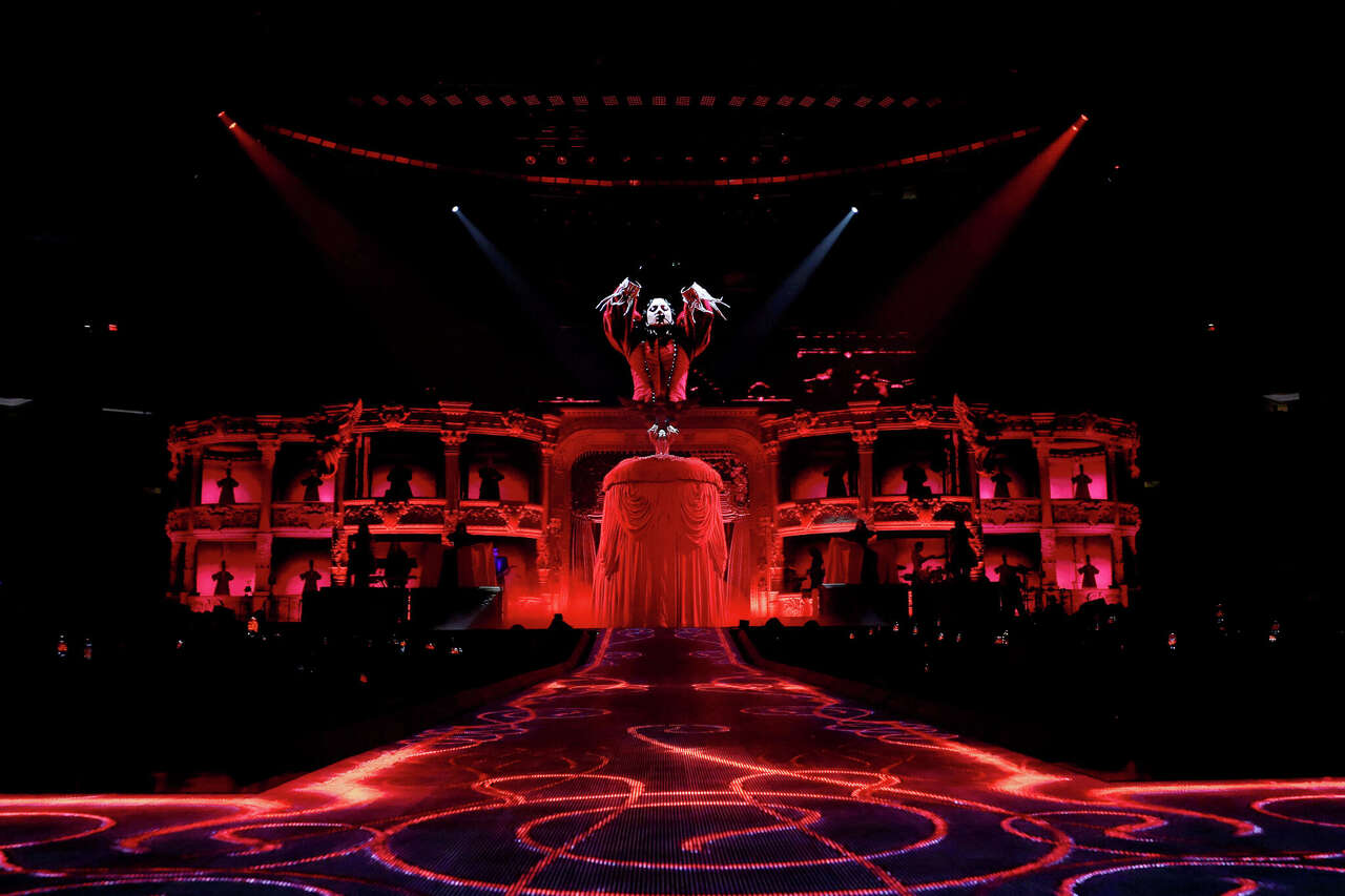 Lady Gaga brings 'Mayhem' to Austin in a burst of gothic spectacle and ...