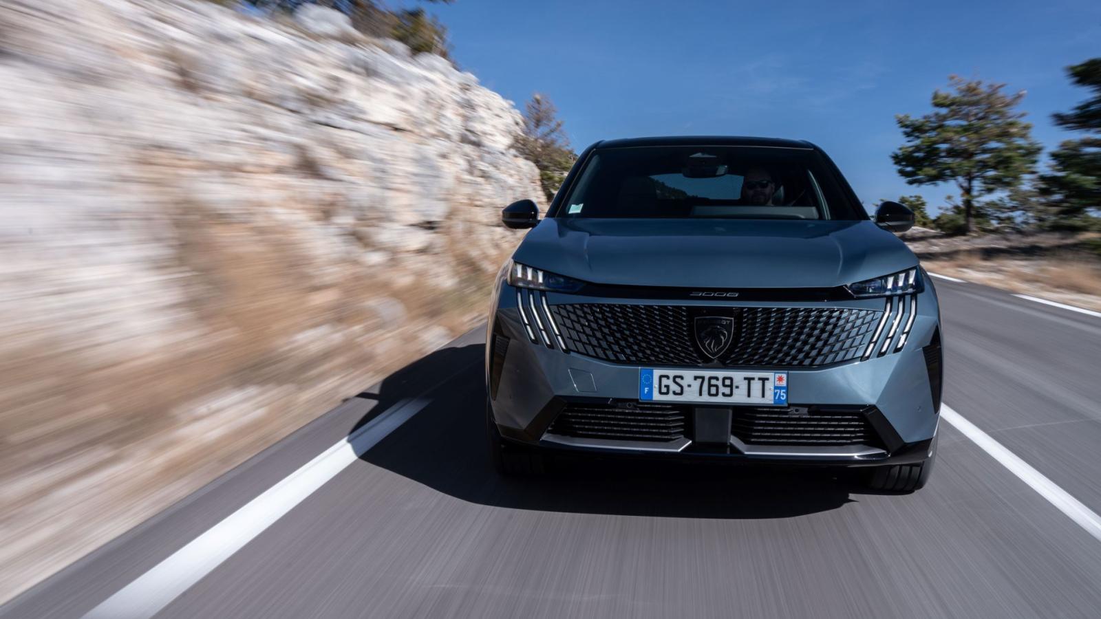 H Peugeot έχει στα σκαριά το 3008 GTI