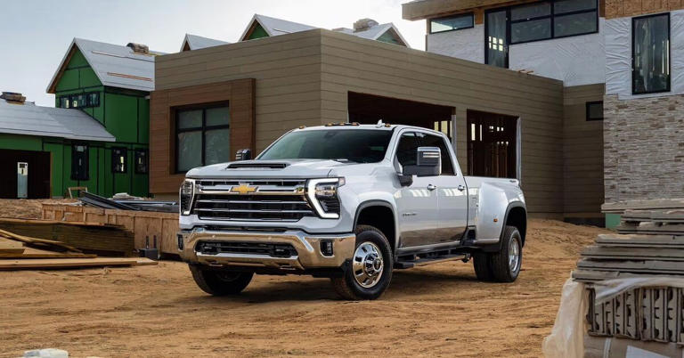GM recalls HD trucks that can't stop running out of fuel