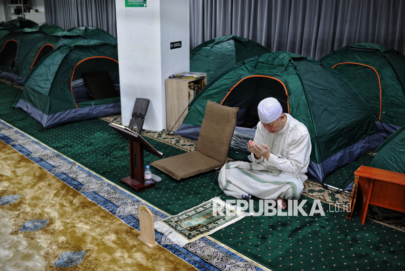 I‘tikaf: Ketika arus waktu ditarik ke dalam diri