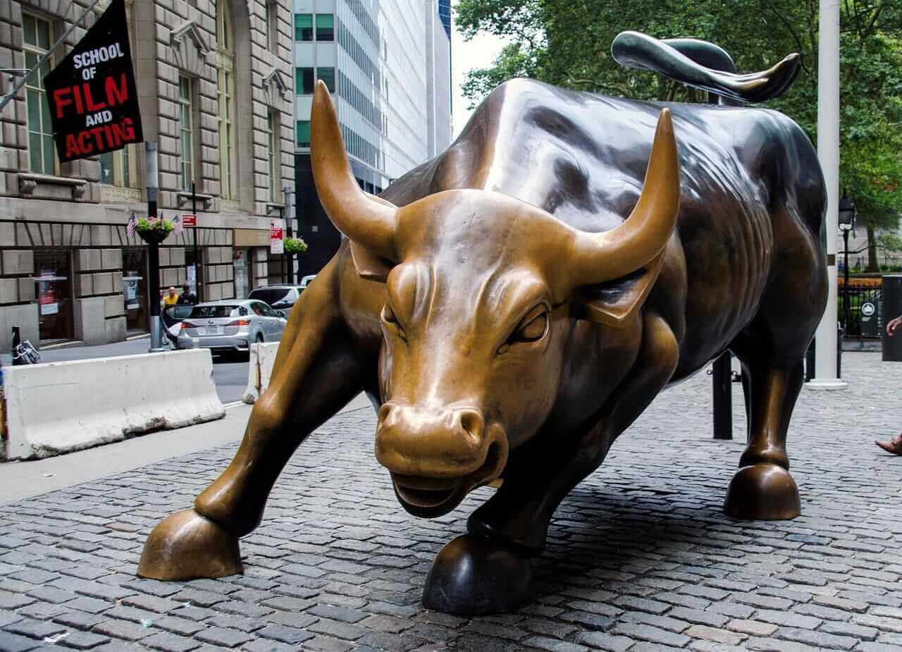 Top stocks today: 2 bull moves to ride and 1 to think twice about