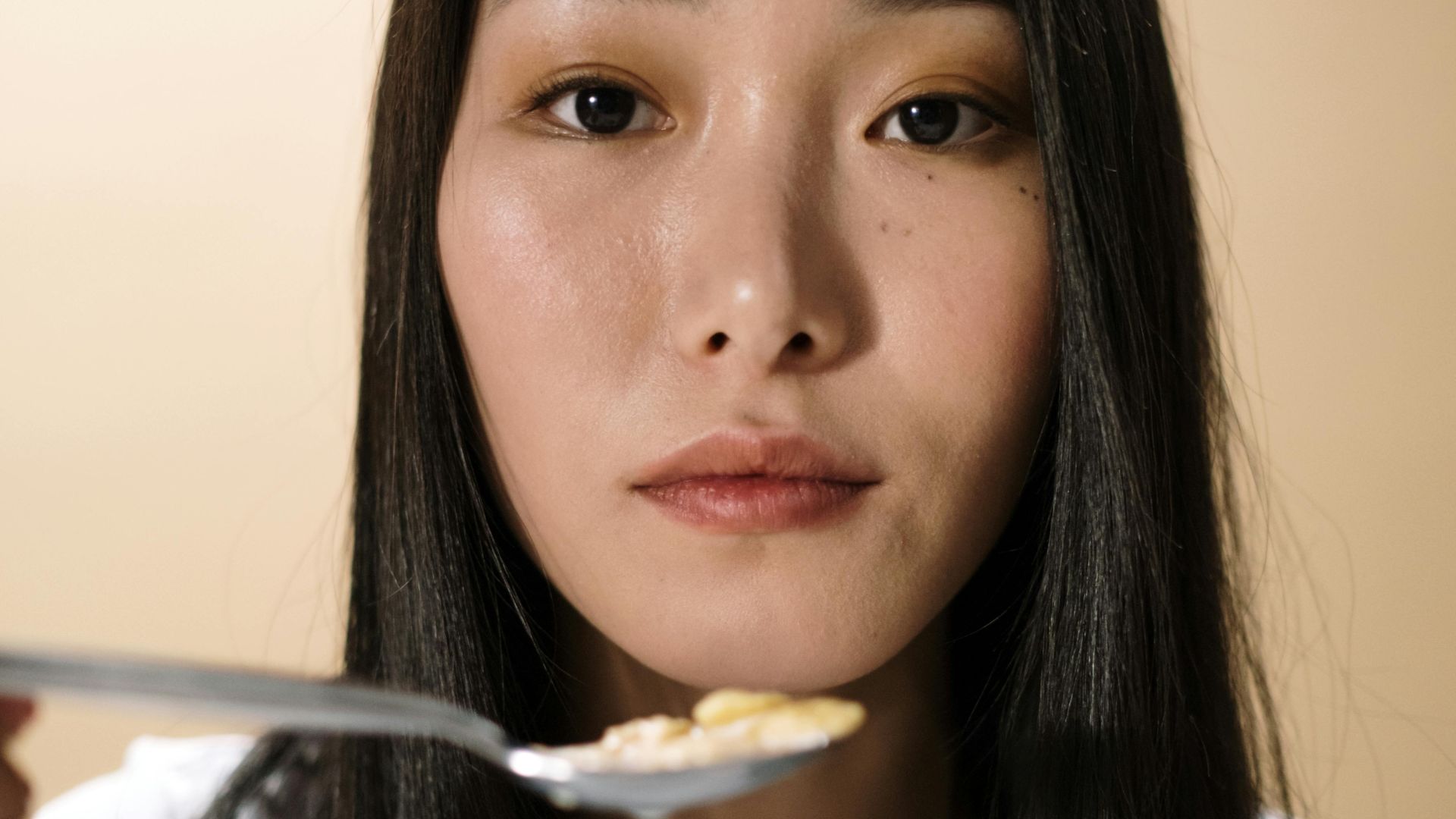 Why some people feel better when they eat breakfast & others don't