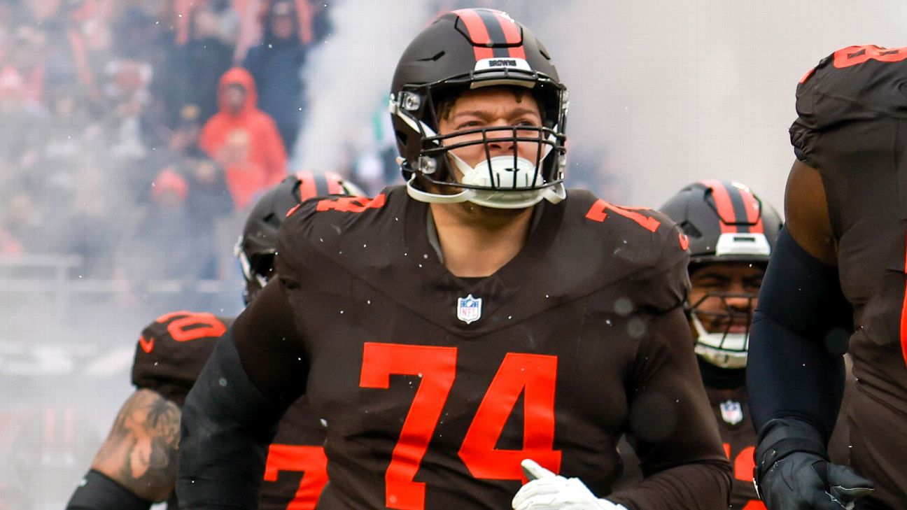 Browns re-sign Teven Jenkins amid offensive line overhaul