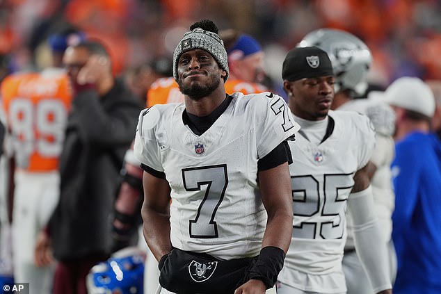 Geno Smith returns to the Jets in shock trade after horror season with ...
