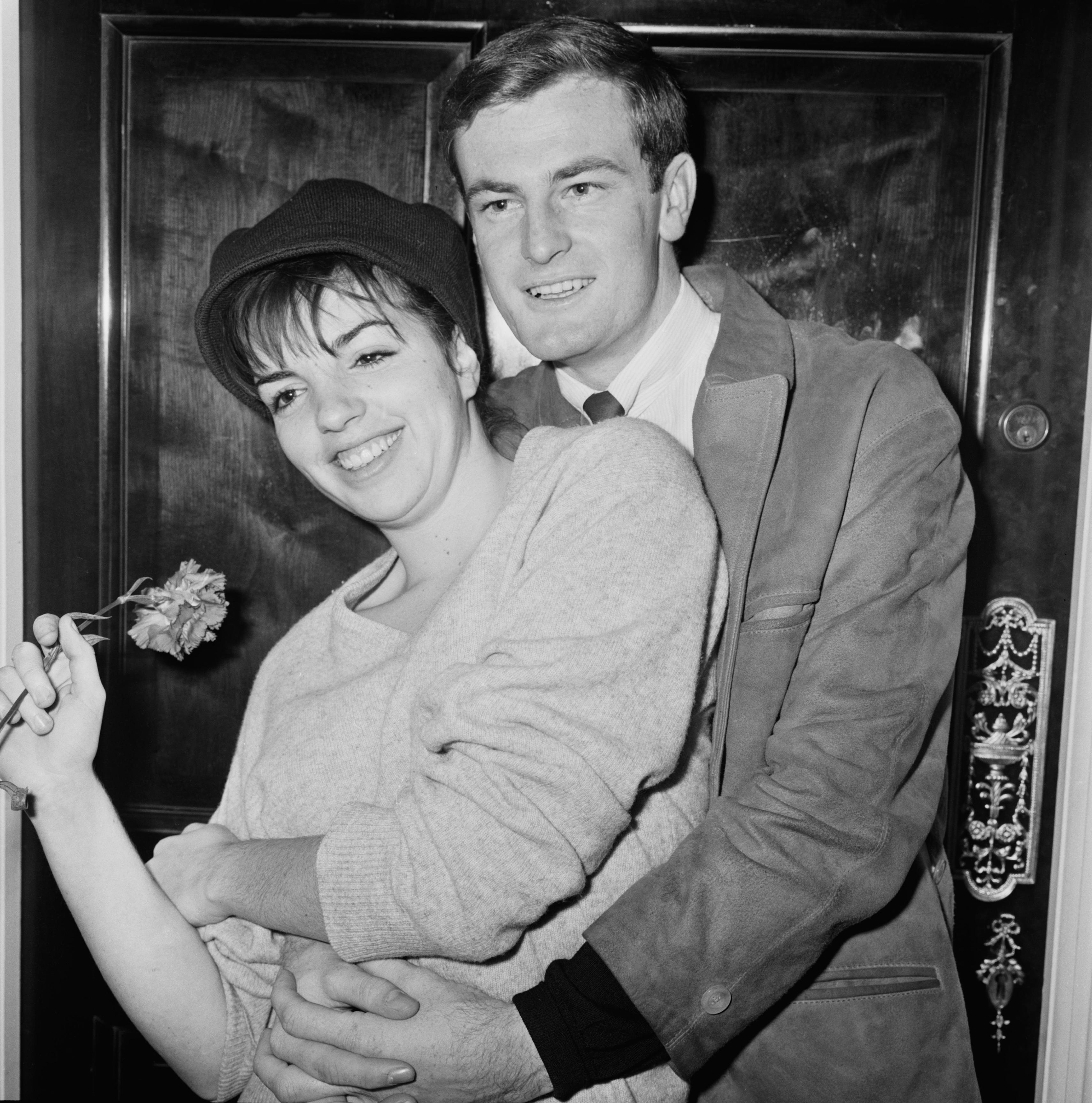 Liza Minnelli details 'betrayal' of catching husband Peter Allen in bed ...