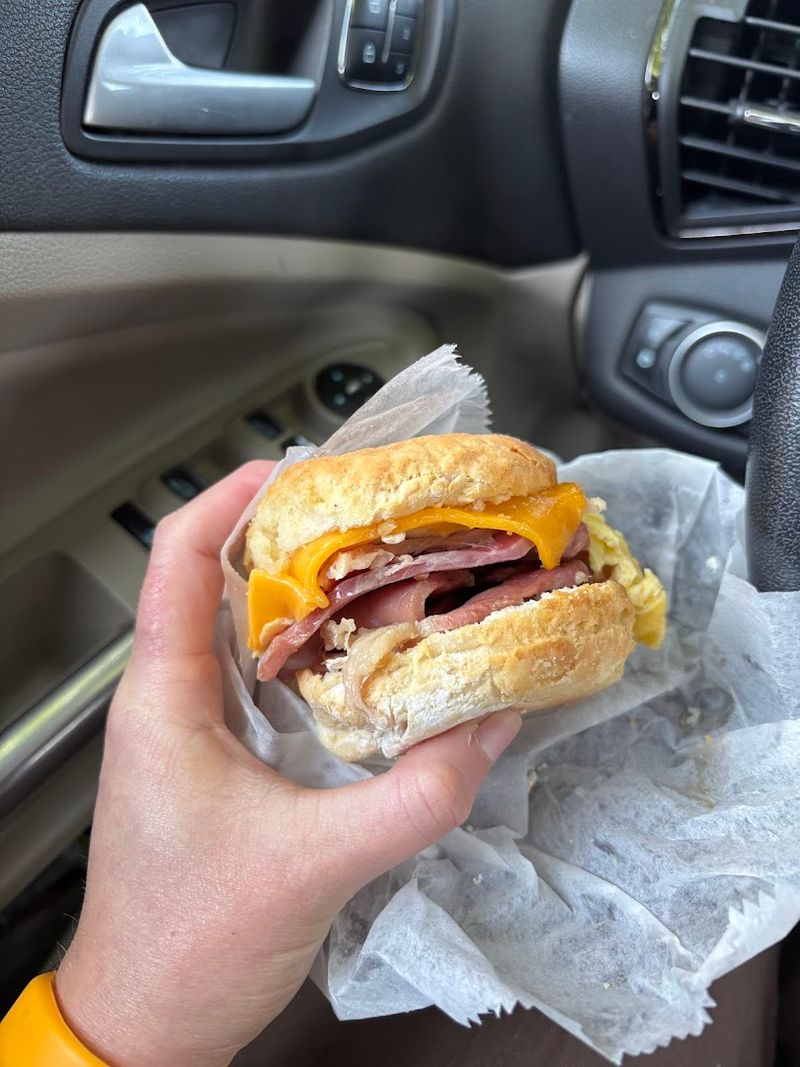 This North Carolina biscuit kitchen turns a simple egg and cheese ...