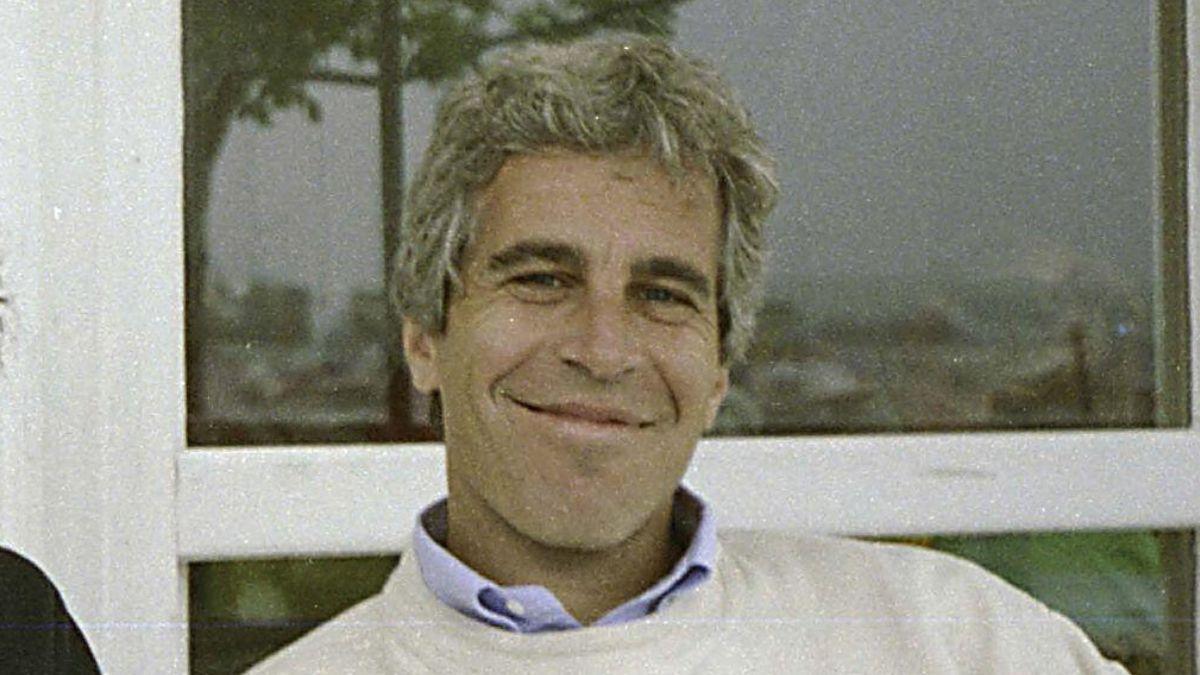 Doctor who performed Jeffrey Epstein's autopsy reveals why she was ...