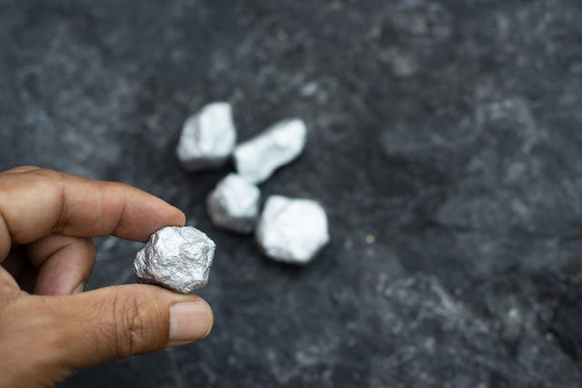 Junior miner intersects up to 15,522 g/t silver at historic Ontario project