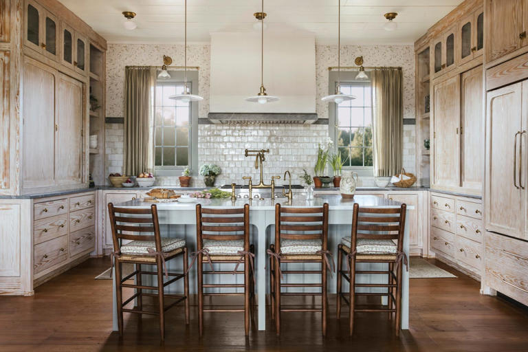 I reimagined a 19th-century farmhouse kitchen without losing its charm ...