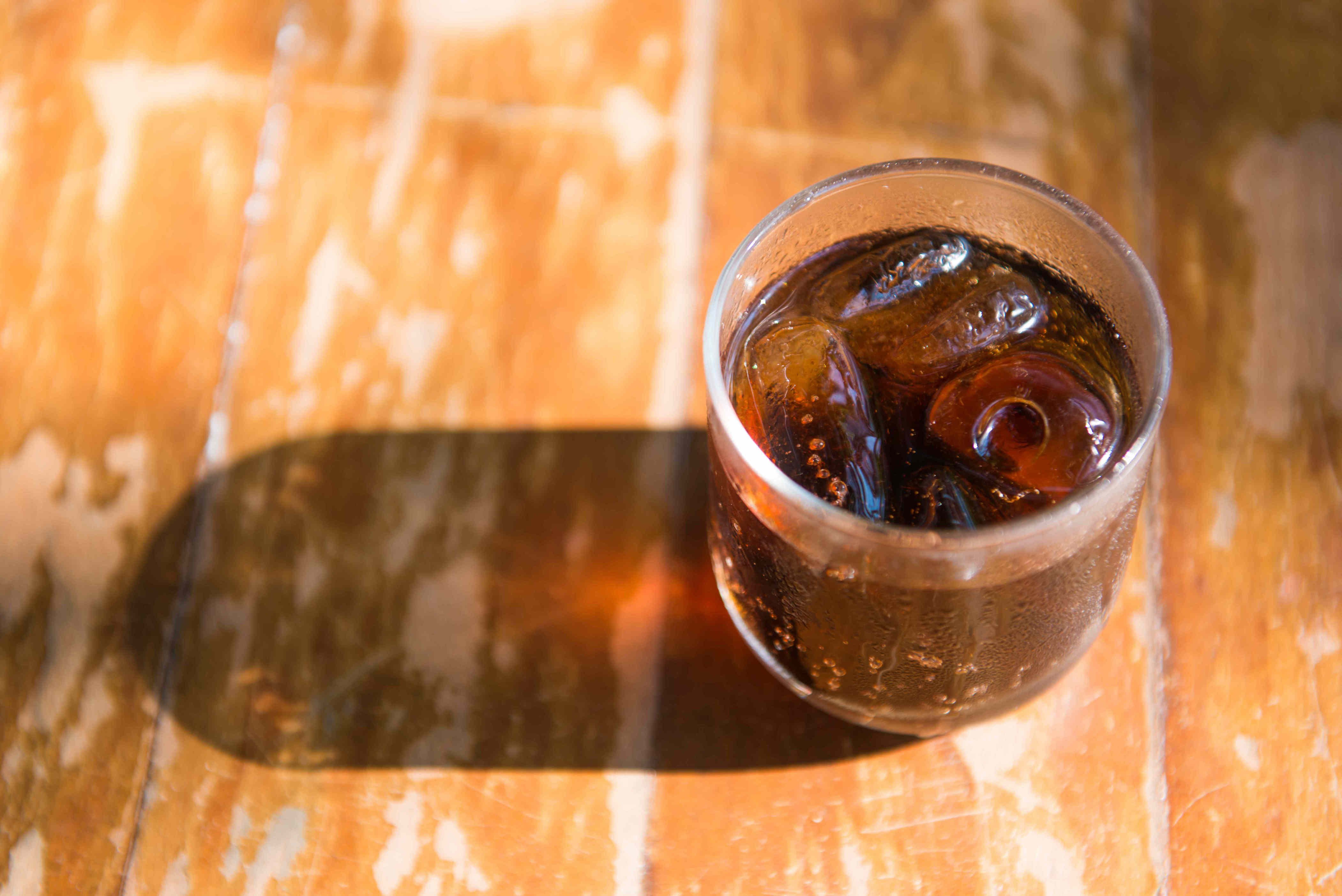 What happens to your liver when you drink alcohol with diet soda