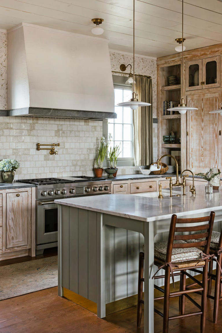 I reimagined a 19th-century farmhouse kitchen without losing its charm ...