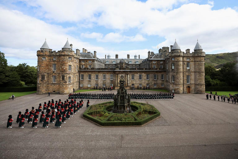 You can now see inside Queen Elizabeth’s once-private rooms in her ...