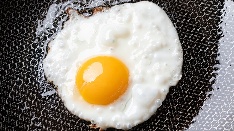 11 ingredients that will take your fried eggs to an unbeatable level