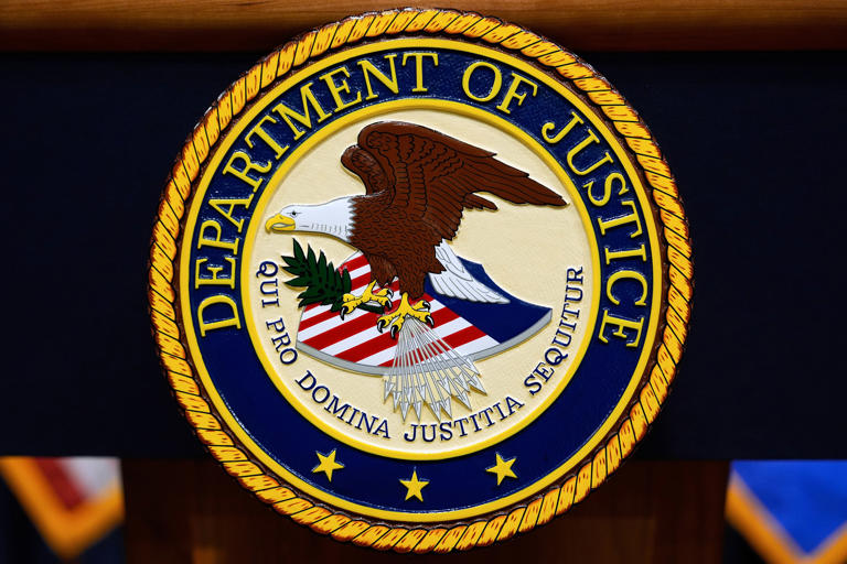 Previously convicted Akron man caught flushing drugs during raid ...