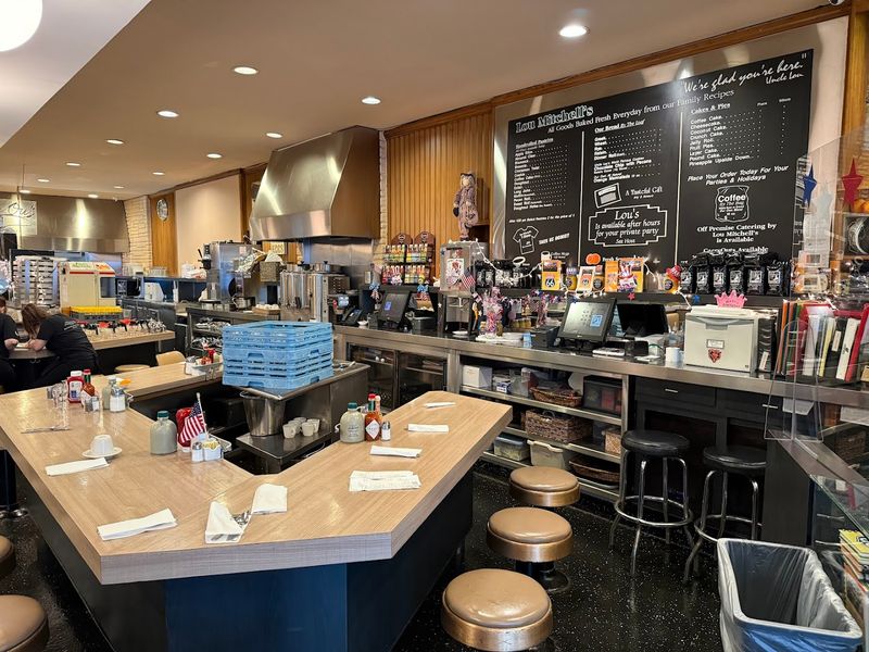 12 retro roadside diners worth pulling off the highway for
