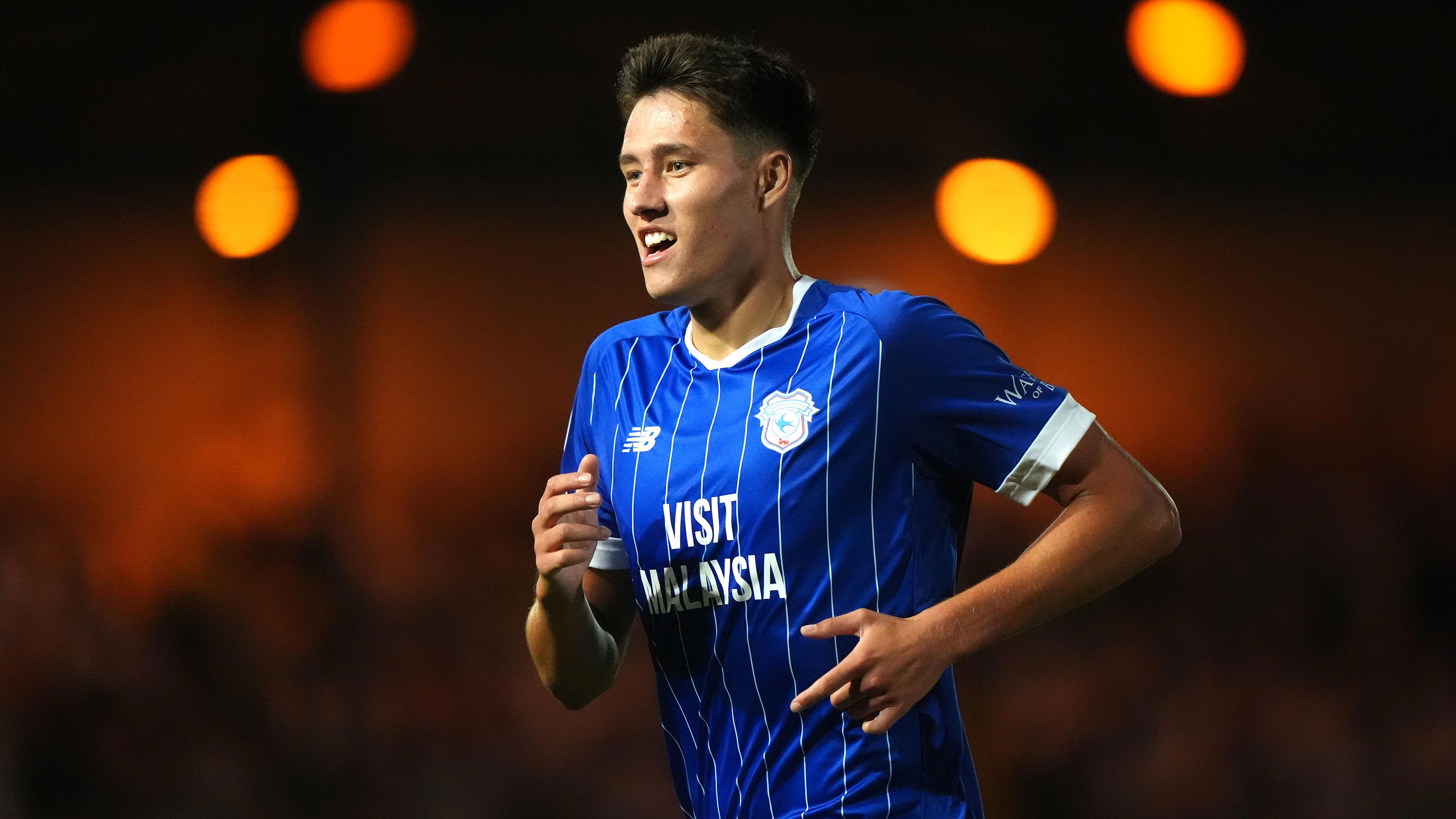 Cardiff fall further behind leaders Lincoln after being held by Barnsley