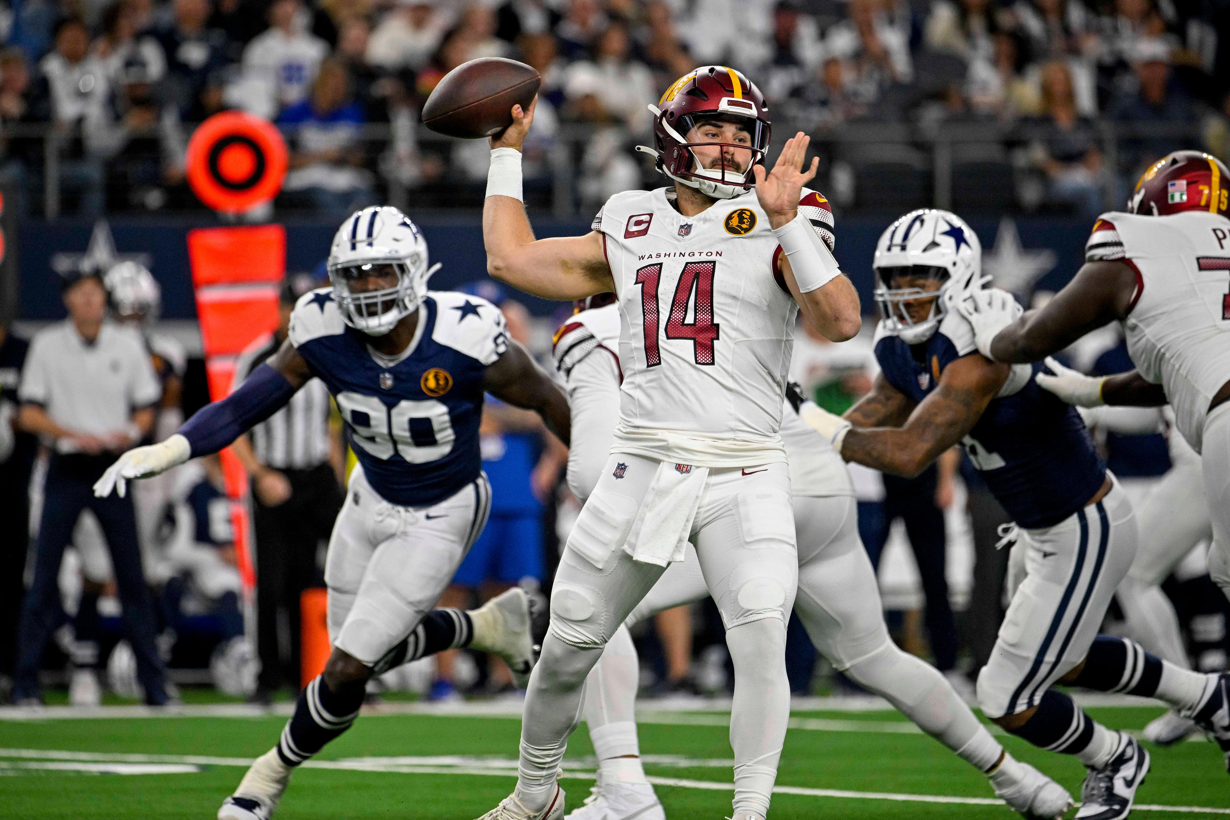 Cowboys to add NFC East rival's 18-game starter at QB