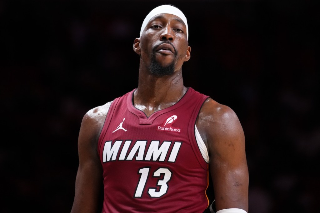 Lakers fans boo Bam Adebayo after he surpasses Kobe Bryant's 81-point mark