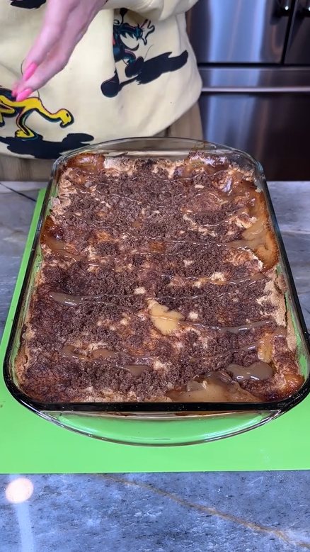 Homemade apple cake better than any bakery