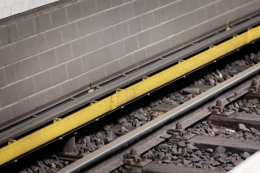 63-year-old pushed onto the tracks at a NYC subway station: NYPD