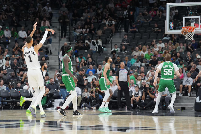 Spurs sweep season series vs. Celtics as Jaylen Brown ejected in loss