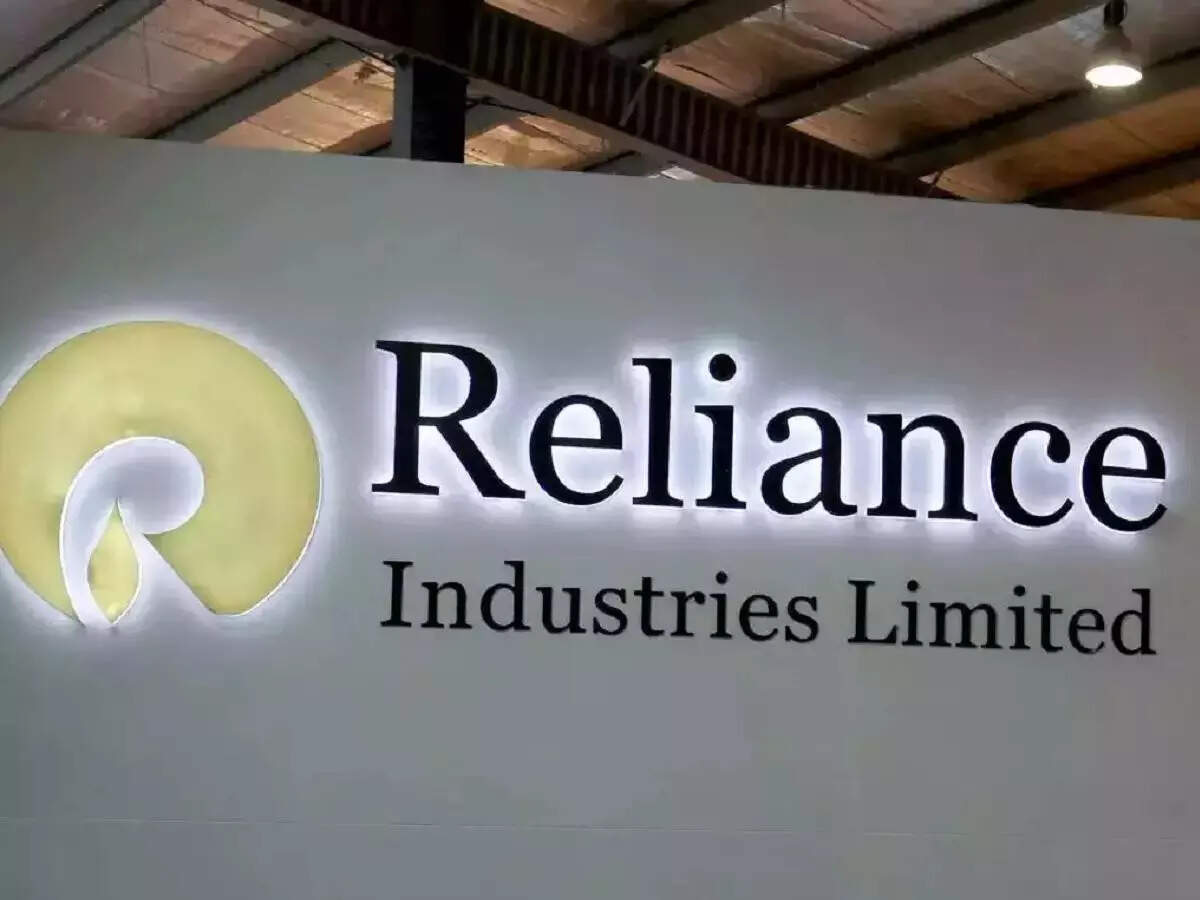 RIL shares rise 2% as Trump announces $300 billion US refinery project ...
