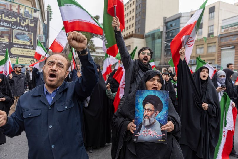 Trump doesn't rule out military draft for Iran as Americans panic over ...