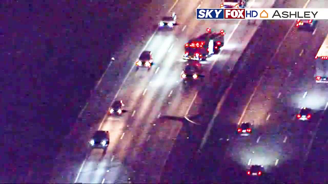What led to cars hitting fallen light pole on I-480