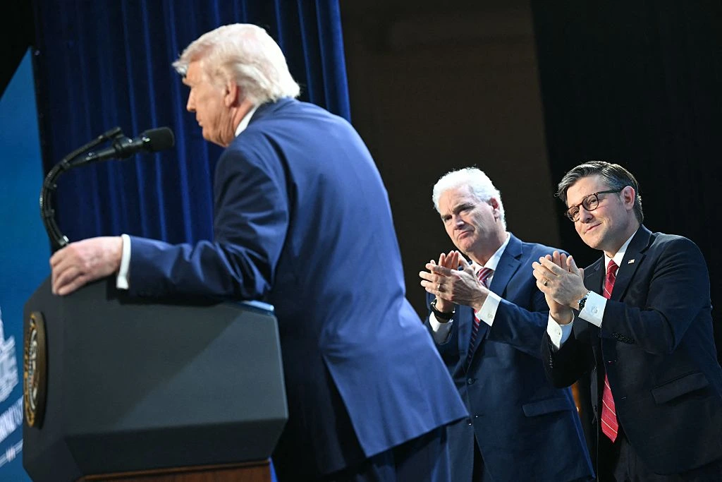 Trump leaves top Republicans clapping so long critics say no one dares ...