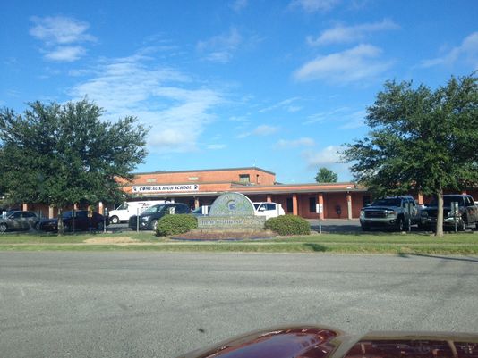 LPSS meeting discusses potential closure of Ovey Comeaux High School