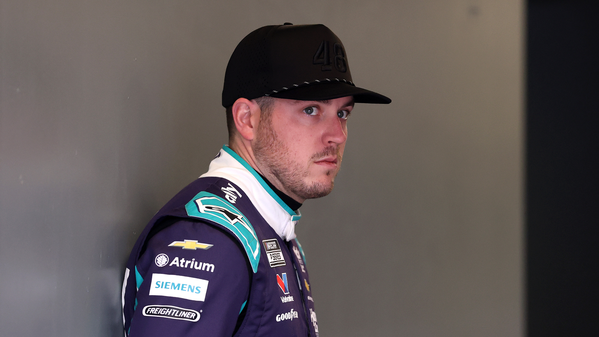NASCAR on FOX announcer apologizes to Alex Bowman