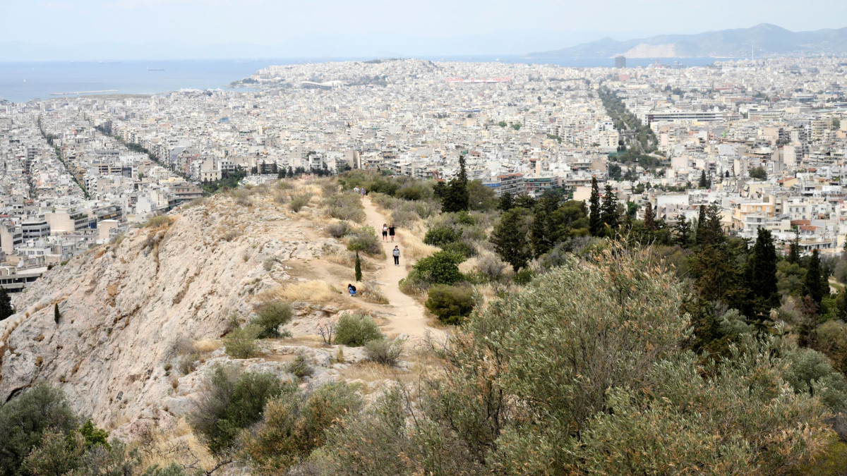 Καιρός: Γενικά αίθριος με εξαίρεση Κρήτη, Κυκλάδες, Πελοπόννησος που ...