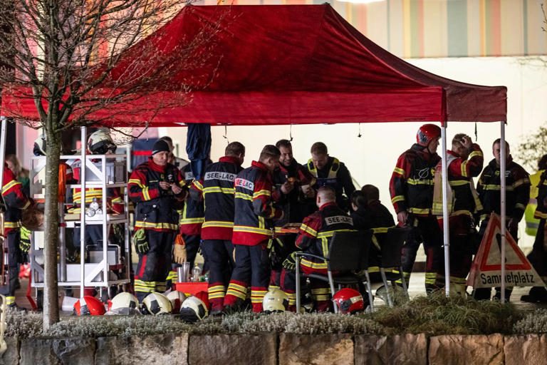 Fire engulfs a bus in Switzerland, killing 6 people and severely ...