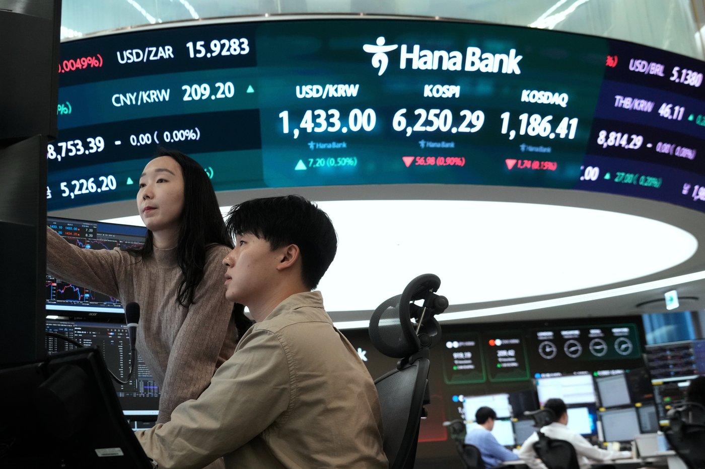 Asian shares are mixed after Nvidia's losses pull Wall St lower, as AI ...