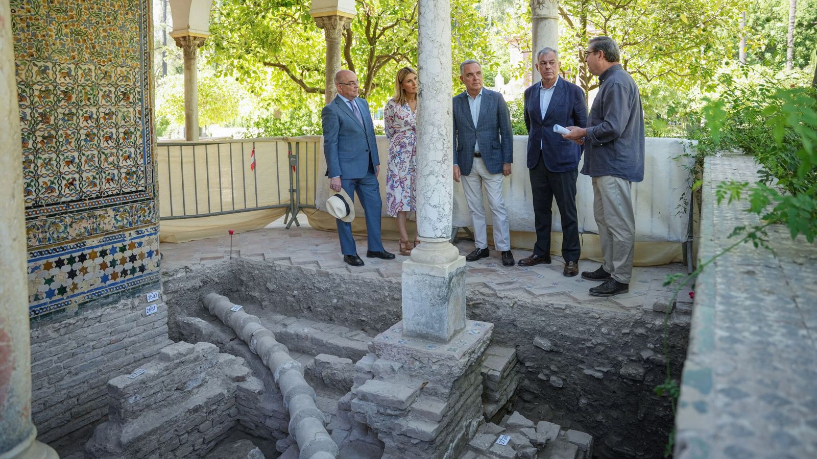 La izquierda se rebela contra la boda de Carlos V en Sevilla 500 años ...