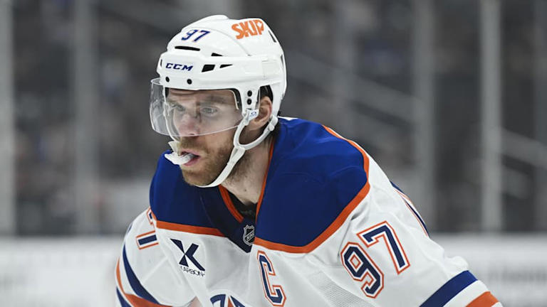 Oilers' Connor McDavid reaches season milestone in blowout win
