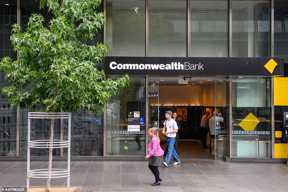 Commonwealth Bank urgently calls in the police after $1 billion fraud