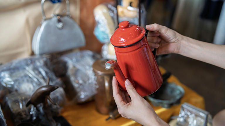 Transform a thrifted vintage teapot into a stunning DIY centerpiece
