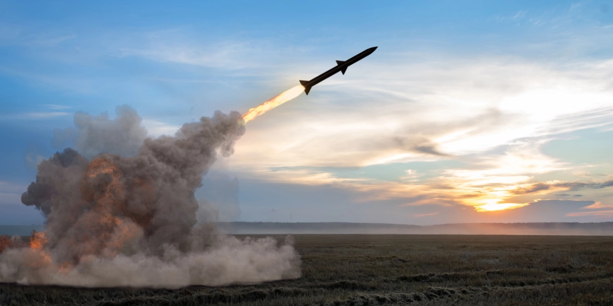 Video: Ukrainian missile with 1 ton warhead turns Russian missile ...