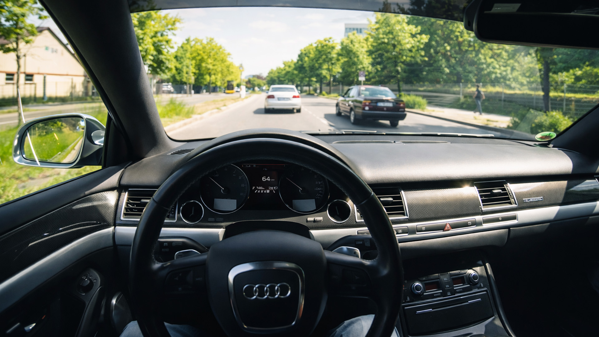 Achter het stuur van een snelle Audi S8