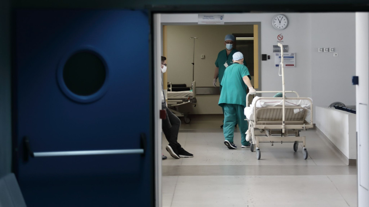 Πύργος: Συνελήφθη παππούς που άρπαξε τον εγγονό του από το νοσοκομείο ...
