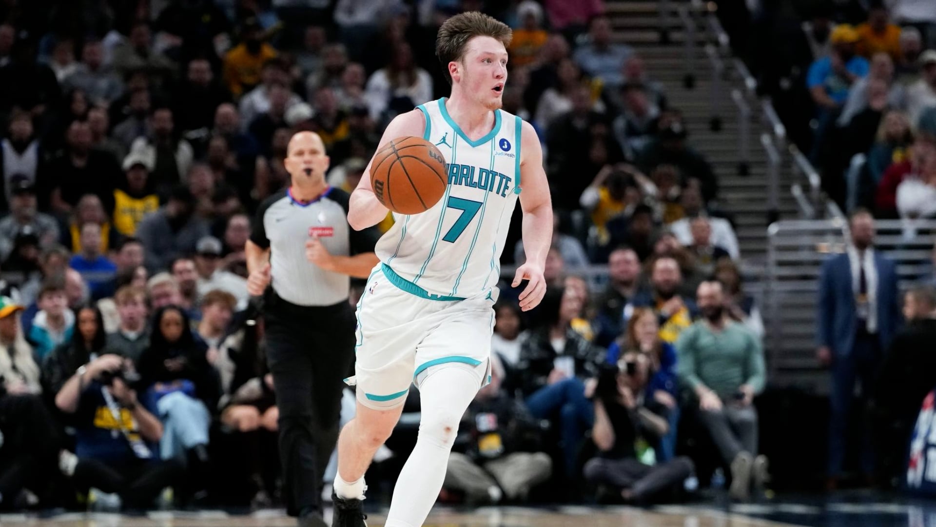 Hornets’ Knueppel breaks rookie record for three-pointers