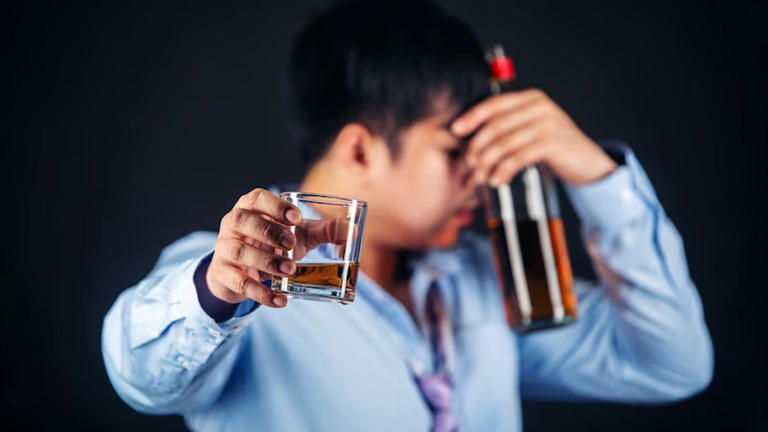 How to know if alcohol is damaging your liver: Warning signs explained ...